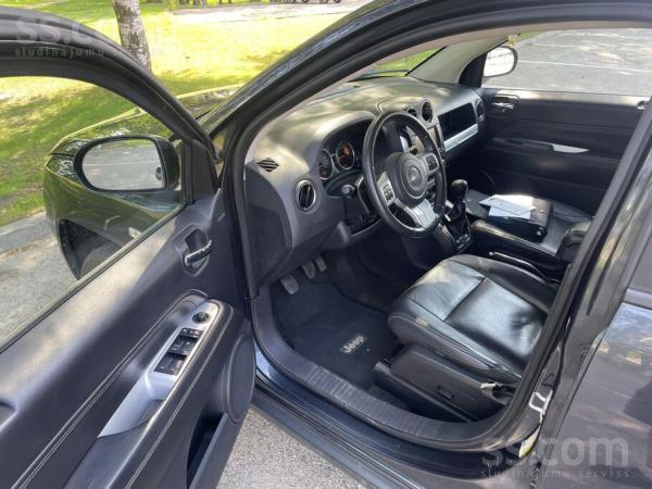 Black Jeep Compass 2014 in Riga, with an engine capacity of 2.20 L and mileage of 182 thousand km for 6390 €, photo 4 on AUTOMOTO.COM.LV