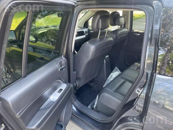 Black Jeep Compass 2014 in Riga, with an engine capacity of 2.20 L and mileage of 182 thousand km for 6390 €, photo 5 on AUTOMOTO.COM.LV