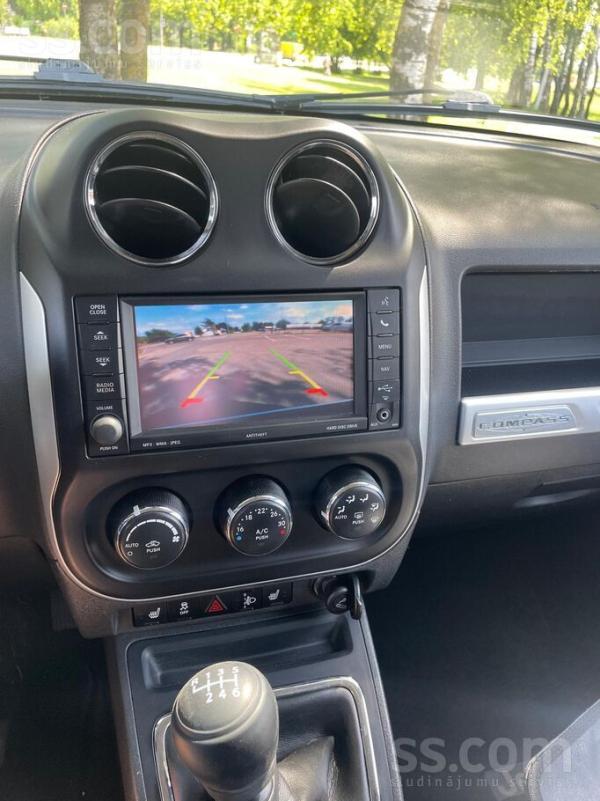 Black Jeep Compass 2014 in Riga, with an engine capacity of 2.20 L and mileage of 182 thousand km for 6390 €, photo 7 on AUTOMOTO.COM.LV