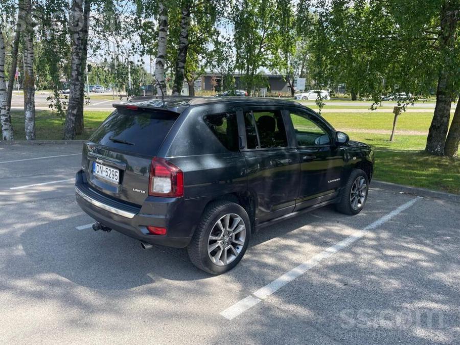 Black Jeep Compass 2014 in Riga, with an engine capacity of 2.20 L and mileage of 182 thousand km for 6390 €, photo 12 on AUTOMOTO.COM.LV