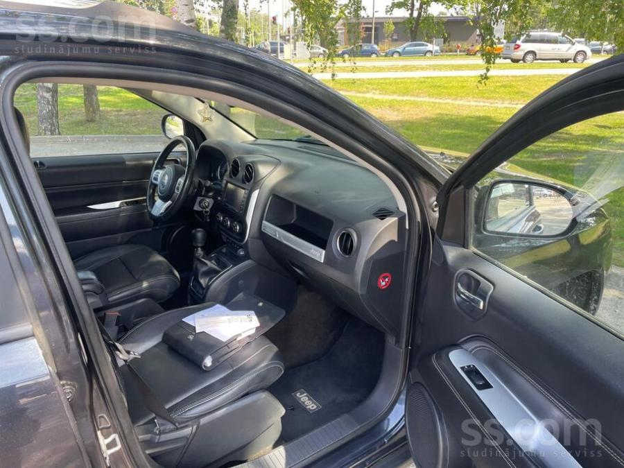 Black Jeep Compass 2014 in Riga, with an engine capacity of 2.20 L and mileage of 182 thousand km for 6390 €, photo 13 on AUTOMOTO.COM.LV
