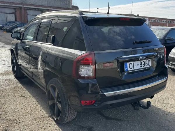 Melns Jeep Compass 2014 Daugavpils, ar dzinēja tilpumu 2.20 L un nobraukumu 131 tūkst. km par 5300 €, foto 4 vietnē AUTOMOTO.COM.LV