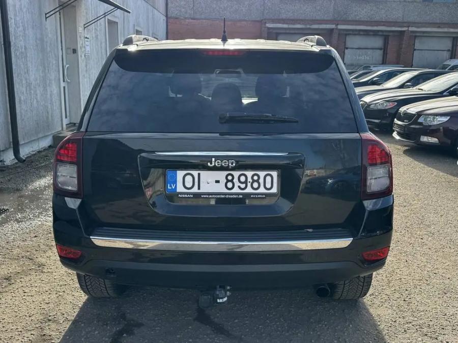 Black Jeep Compass 2014 in Daugavpils, with an engine capacity of 2.20 L and mileage of 131 thousand km for 5300 €, photo 6 on AUTOMOTO.COM.LV