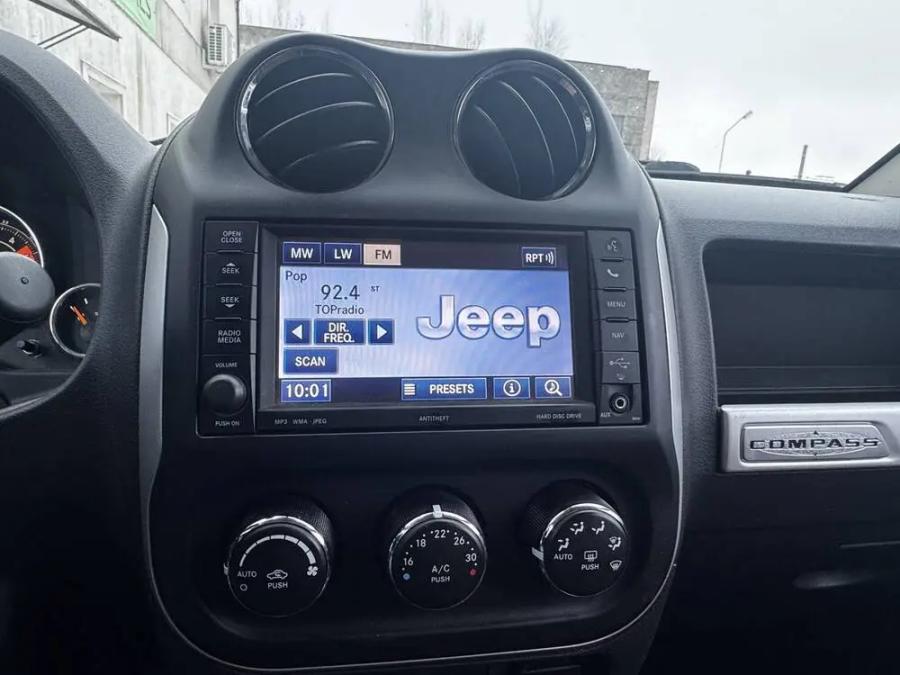 Black Jeep Compass 2014 in Daugavpils, with an engine capacity of 2.20 L and mileage of 131 thousand km for 5300 €, photo 21 on AUTOMOTO.COM.LV