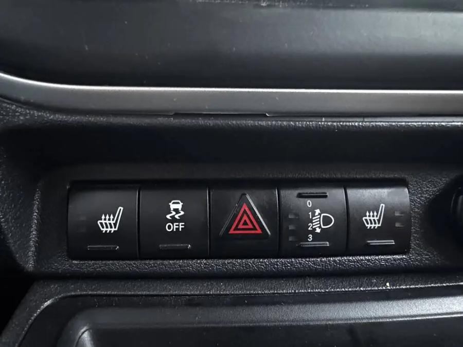 Black Jeep Compass 2014 in Daugavpils, with an engine capacity of 2.20 L and mileage of 131 thousand km for 5300 €, photo 25 on AUTOMOTO.COM.LV