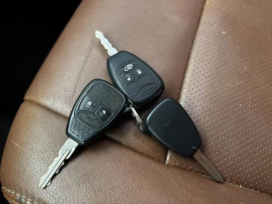 Black Jeep Compass 2014 in Daugavpils, with an engine capacity of 2.20 L and mileage of 131 thousand km for 5300 €, photo 28 on AUTOMOTO.COM.LV
