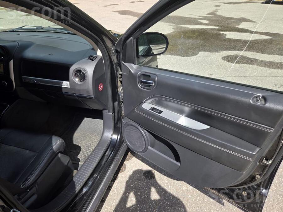 Melns Jeep Compass 2014 Rīga, ar dzinēja tilpumu 2.20 L un nobraukumu 196 tūkst. km par 6450 €, foto 8 vietnē AUTOMOTO.COM.LV
