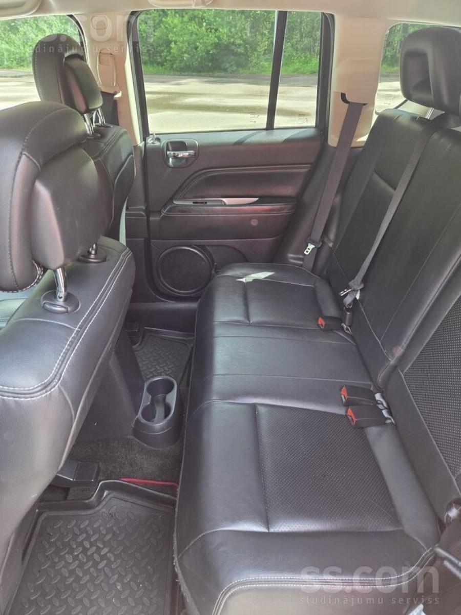 Melns Jeep Compass 2014 Rīga, ar dzinēja tilpumu 2.20 L un nobraukumu 196 tūkst. km par 6450 €, foto 11 vietnē AUTOMOTO.COM.LV