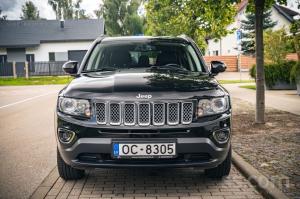 Black Jeep Compass 2014 in Riga, with an engine capacity of 2.20 L and mileage of 196 thousand km for 4990 €, photo 3 on AUTOMOTO.COM.LV