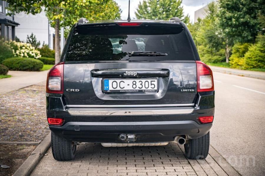 Black Jeep Compass 2014 in Riga, with an engine capacity of 2.20 L and mileage of 196 thousand km for 4990 €, photo 6 on AUTOMOTO.COM.LV