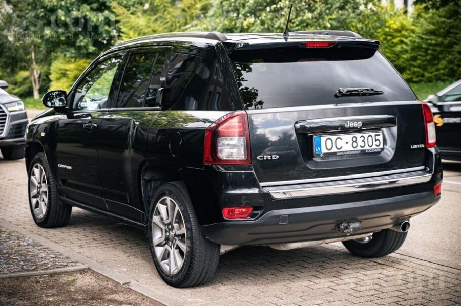 Black Jeep Compass 2014 in Riga, with an engine capacity of 2.20 L and mileage of 196 thousand km for 4990 €, photo 7 on AUTOMOTO.COM.LV