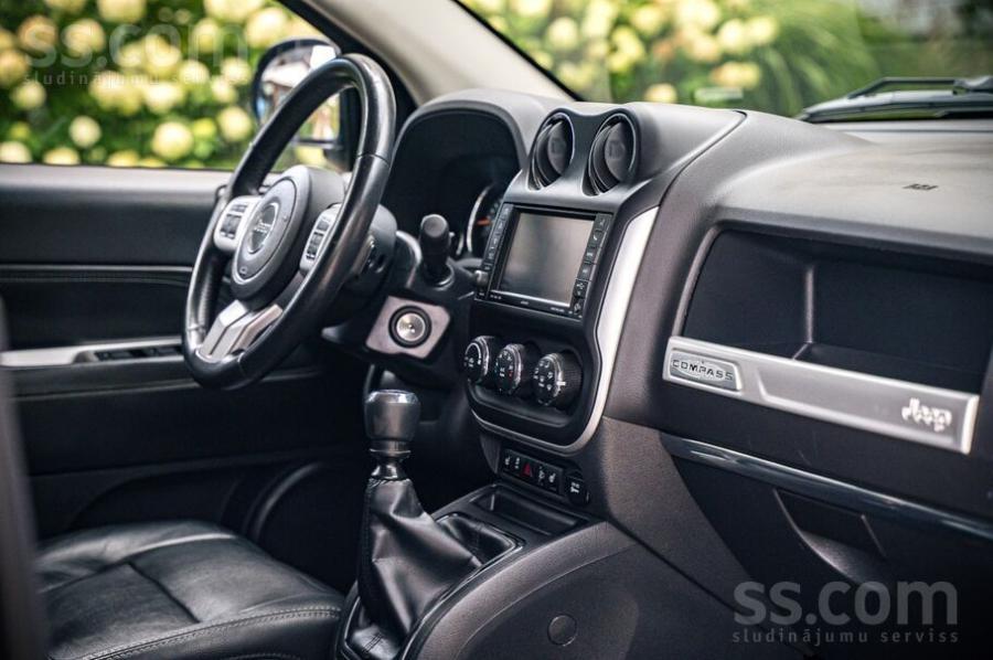 Black Jeep Compass 2014 in Riga, with an engine capacity of 2.20 L and mileage of 196 thousand km for 4990 €, photo 9 on AUTOMOTO.COM.LV