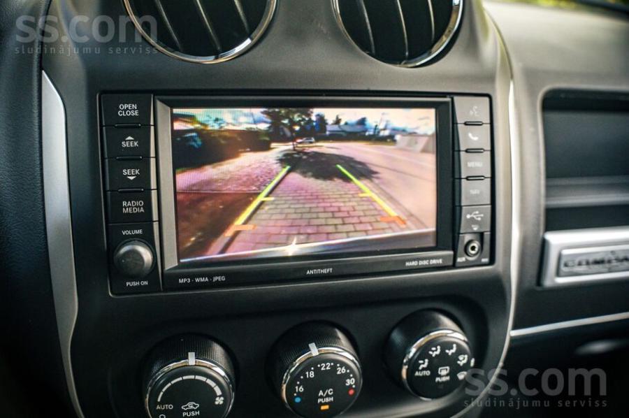 Black Jeep Compass 2014 in Riga, with an engine capacity of 2.20 L and mileage of 196 thousand km for 4990 €, photo 11 on AUTOMOTO.COM.LV