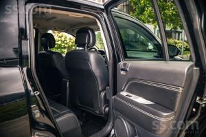 Black Jeep Compass 2014 in Riga, with an engine capacity of 2.20 L and mileage of 196 thousand km for 4990 €, photo 16 on AUTOMOTO.COM.LV
