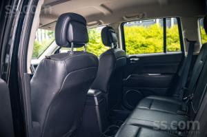 Black Jeep Compass 2014 in Riga, with an engine capacity of 2.20 L and mileage of 196 thousand km for 4990 €, photo 17 on AUTOMOTO.COM.LV