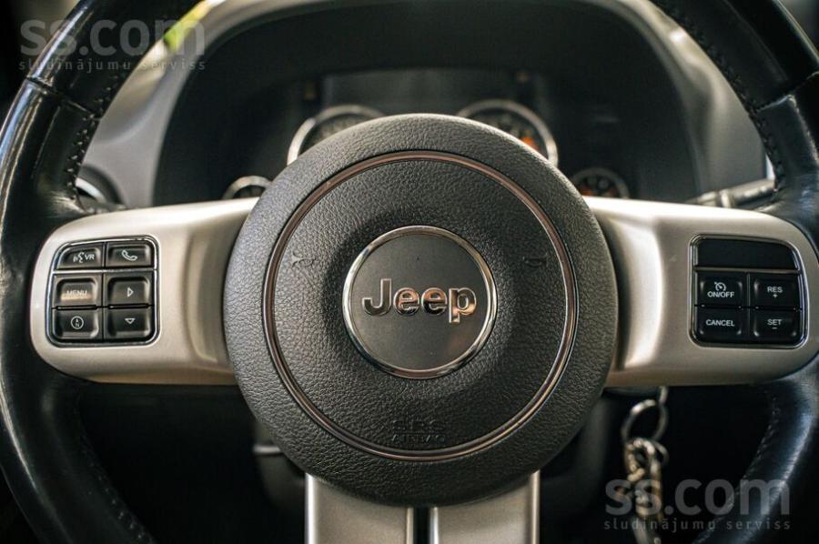Black Jeep Compass 2014 in Riga, with an engine capacity of 2.20 L and mileage of 196 thousand km for 4990 €, photo 18 on AUTOMOTO.COM.LV