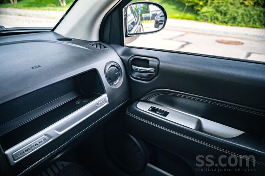 Black Jeep Compass 2014 in Riga, with an engine capacity of 2.20 L and mileage of 196 thousand km for 4990 €, photo 21 on AUTOMOTO.COM.LV