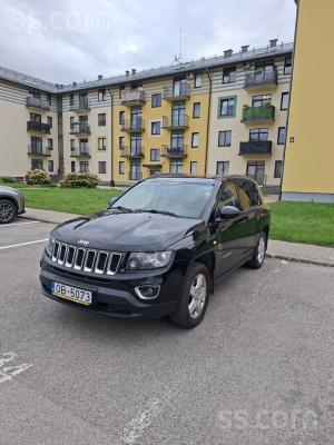Melns Jeep Compass 2014 Rīga, ar dzinēja tilpumu 2.00 L un nobraukumu 160 tūkst. km par 4200 €, foto  vietnē AUTOMOTO.COM.LV