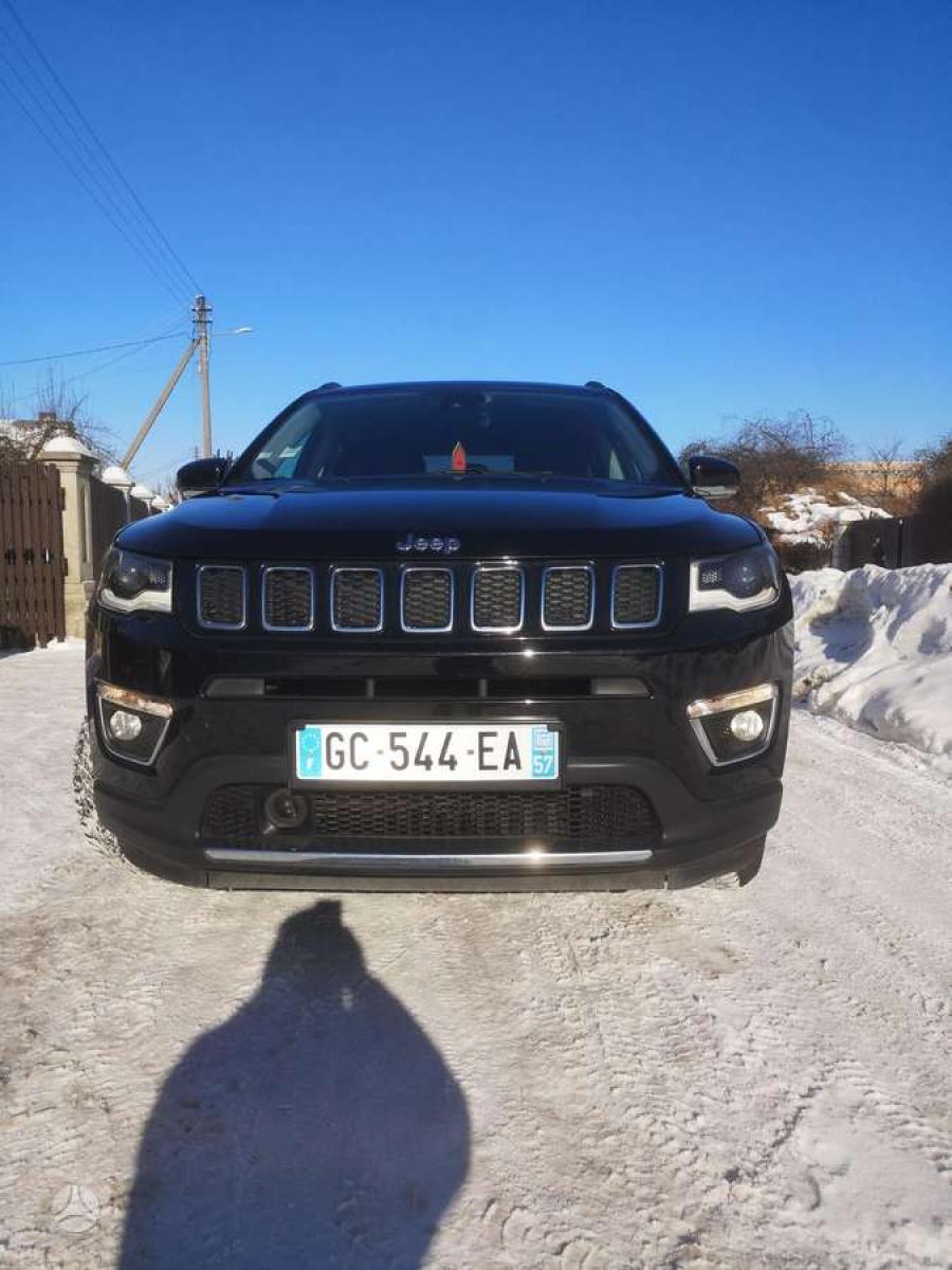 Black Jeep Compass 2017 in Taurage, with an engine capacity of 2.00 L and mileage of 170 thousand km for 12000 €, photo 2 on AUTOMOTO.COM.LV