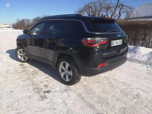 Black Jeep Compass 2017 in Taurage, with an engine capacity of 2.00 L and mileage of 170 thousand km for 12000 €, photo 6 on AUTOMOTO.COM.LV
