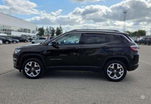 Black Jeep Compass 2017 in Marijampole, with an engine capacity of 1.96 L and mileage of 250 thousand km for 9500 €, photo 6 on AUTOMOTO.COM.LV