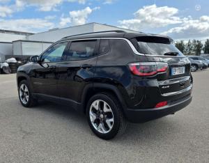 Black Jeep Compass 2017 in Marijampole, with an engine capacity of 1.96 L and mileage of 250 thousand km for 9500 €, photo 7 on AUTOMOTO.COM.LV