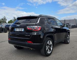 Black Jeep Compass 2017 in Marijampole, with an engine capacity of 1.96 L and mileage of 250 thousand km for 9500 €, photo 9 on AUTOMOTO.COM.LV