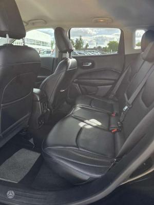 Black Jeep Compass 2017 in Marijampole, with an engine capacity of 1.96 L and mileage of 250 thousand km for 9500 €, photo 20 on AUTOMOTO.COM.LV