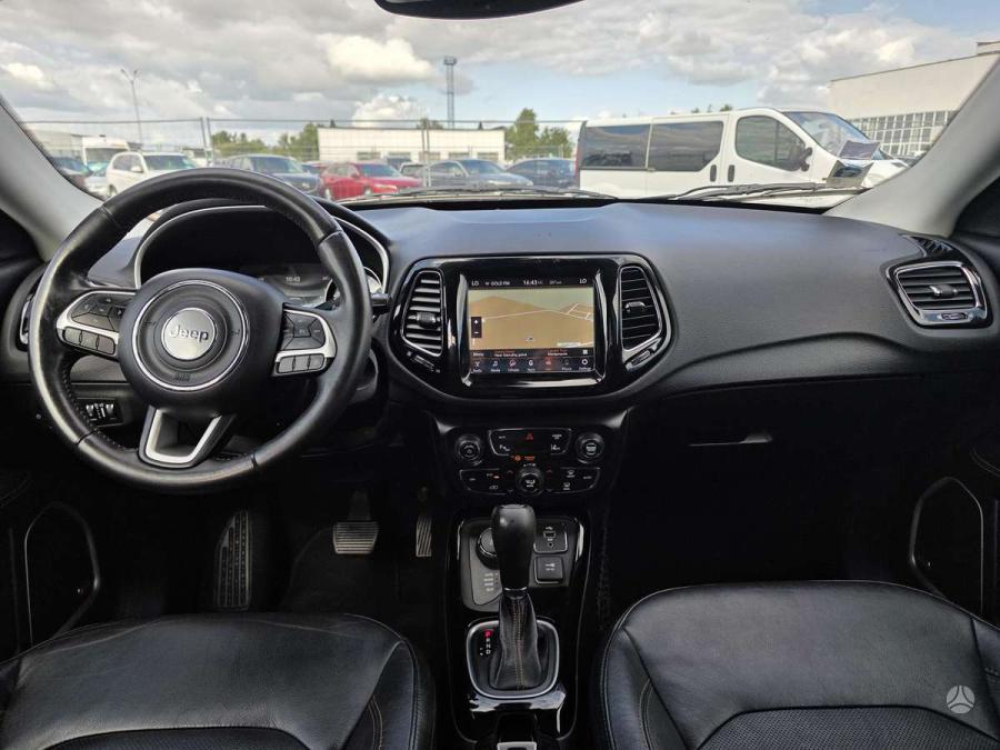 Black Jeep Compass 2017 in Marijampole, with an engine capacity of 1.96 L and mileage of 250 thousand km for 9500 €, photo 25 on AUTOMOTO.COM.LV