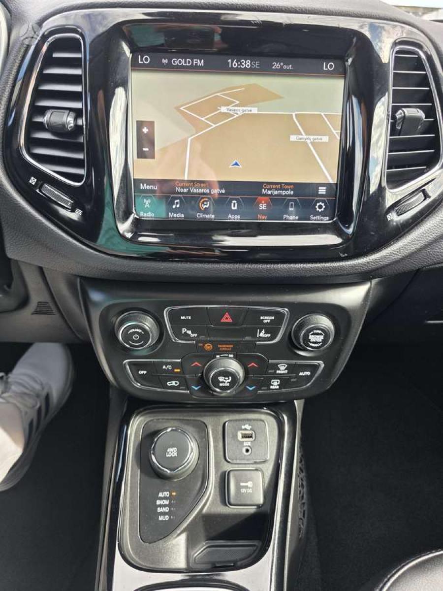 Black Jeep Compass 2017 in Marijampole, with an engine capacity of 1.96 L and mileage of 250 thousand km for 9500 €, photo 26 on AUTOMOTO.COM.LV