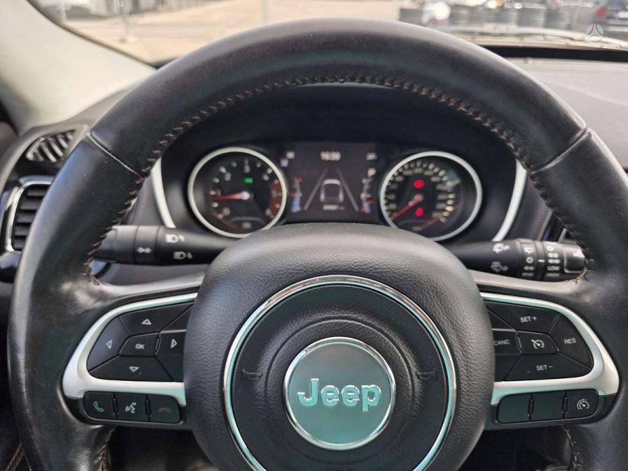 Black Jeep Compass 2017 in Marijampole, with an engine capacity of 1.96 L and mileage of 250 thousand km for 9500 €, photo 27 on AUTOMOTO.COM.LV