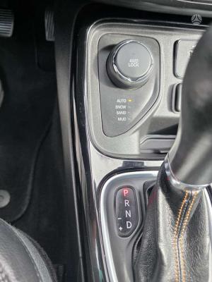 Black Jeep Compass 2017 in Marijampole, with an engine capacity of 1.96 L and mileage of 250 thousand km for 9500 €, photo 28 on AUTOMOTO.COM.LV