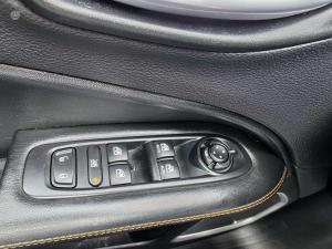 Black Jeep Compass 2017 in Marijampole, with an engine capacity of 1.96 L and mileage of 250 thousand km for 9500 €, photo 37 on AUTOMOTO.COM.LV