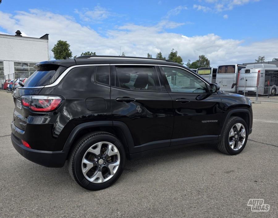 Melns Jeep Compass 2017 Marijampole, ar dzinēja tilpumu 2.00 L un nobraukumu 250 tūkst. km par 9500 €, foto 7 vietnē AUTOMOTO.COM.LV