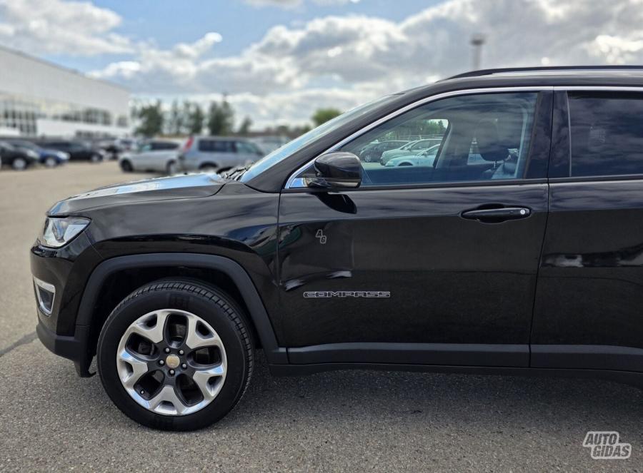 Melns Jeep Compass 2017 Marijampole, ar dzinēja tilpumu 2.00 L un nobraukumu 250 tūkst. km par 9500 €, foto 13 vietnē AUTOMOTO.COM.LV
