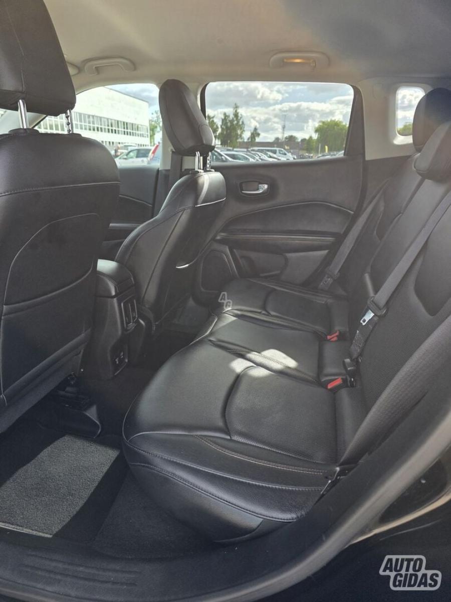 Melns Jeep Compass 2017 Marijampole, ar dzinēja tilpumu 2.00 L un nobraukumu 250 tūkst. km par 9500 €, foto 17 vietnē AUTOMOTO.COM.LV