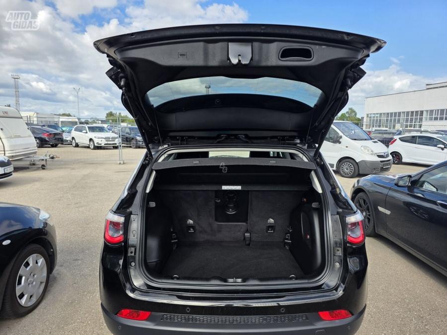 Melns Jeep Compass 2017 Marijampole, ar dzinēja tilpumu 2.00 L un nobraukumu 250 tūkst. km par 9500 €, foto 24 vietnē AUTOMOTO.COM.LV