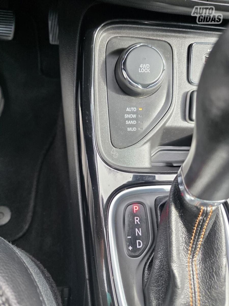 Melns Jeep Compass 2017 Marijampole, ar dzinēja tilpumu 2.00 L un nobraukumu 250 tūkst. km par 9500 €, foto 29 vietnē AUTOMOTO.COM.LV