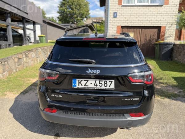 Melns Jeep Compass 2017 Valka, ar dzinēja tilpumu 1.40 L un nobraukumu 167 tūkst. km par 13500 €, foto 8 vietnē AUTOMOTO.COM.LV