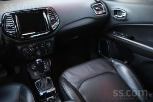 Black Jeep Compass 2017 in Riga, with an engine capacity of 1.40 L and mileage of 168 thousand km for 10995 €, photo 10 on AUTOMOTO.COM.LV