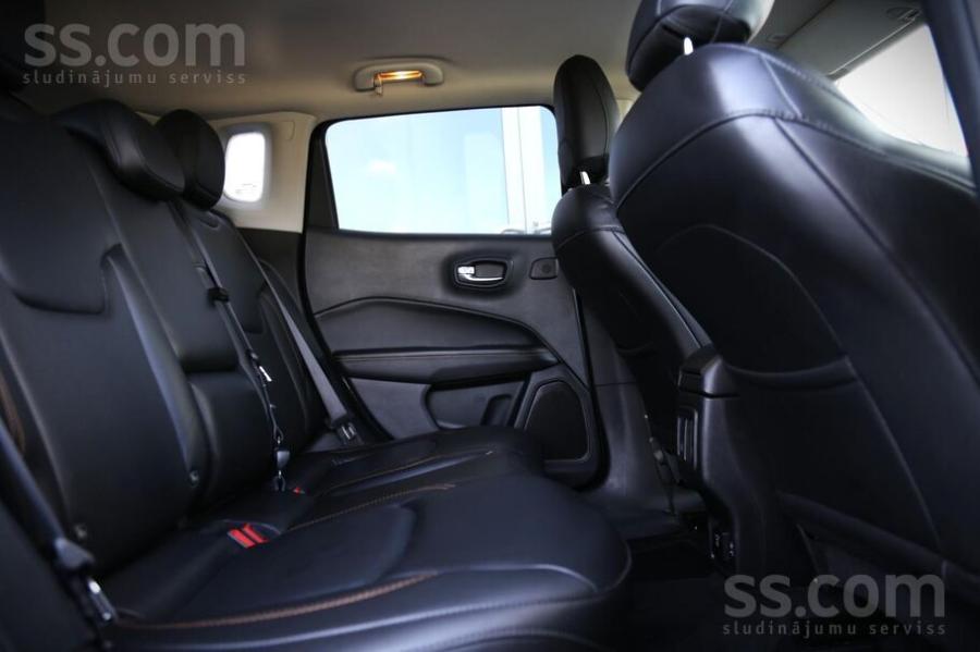 Black Jeep Compass 2017 in Riga, with an engine capacity of 1.40 L and mileage of 168 thousand km for 10995 €, photo 16 on AUTOMOTO.COM.LV