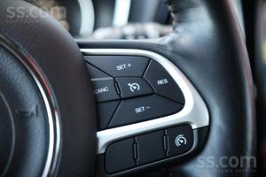 Black Jeep Compass 2017 in Riga, with an engine capacity of 1.40 L and mileage of 168 thousand km for 10995 €, photo 19 on AUTOMOTO.COM.LV
