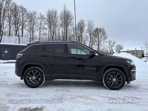 Melns Jeep Compass 2018 Rakvere, ar dzinēja tilpumu 2.00 L un nobraukumu 112 tūkst. km par 18000 €, foto 1 vietnē AUTOMOTO.COM.LV