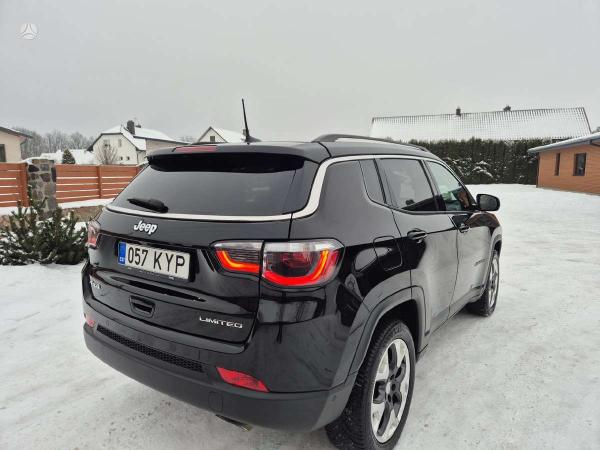 Black Jeep Compass 2018 in Marijampole, with an engine capacity of 1.37 L and mileage of 78 thousand km for 13500 €, photo 9 on AUTOMOTO.COM.LV
