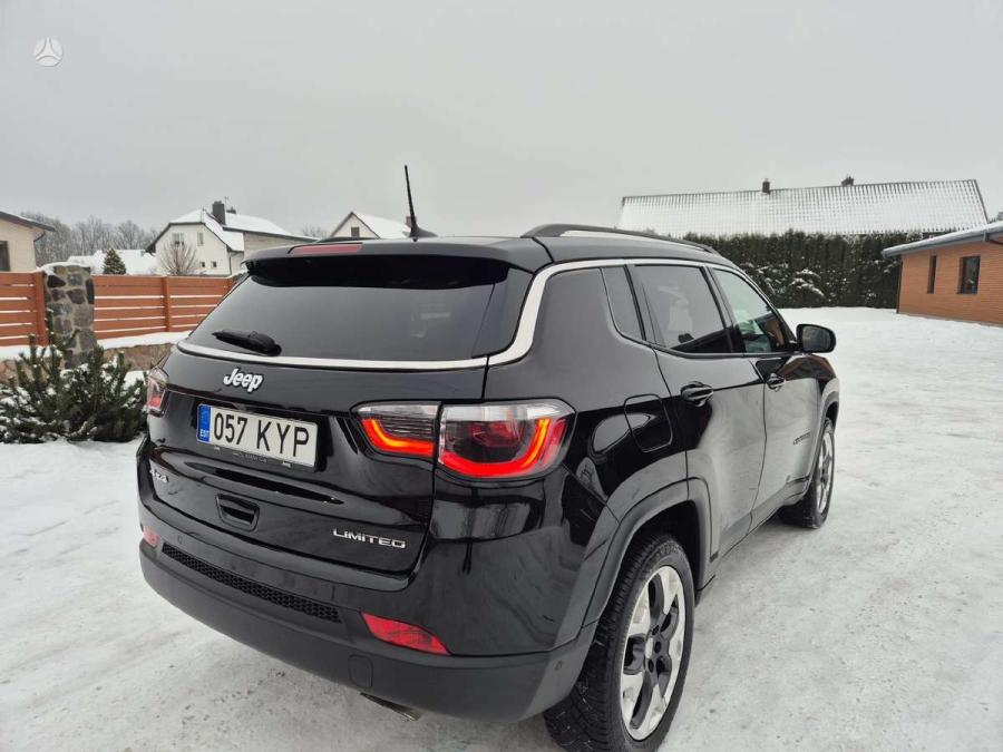 Black Jeep Compass 2018 in Marijampole, with an engine capacity of 1.37 L and mileage of 78 thousand km for 13500 €, photo 9 on AUTOMOTO.COM.LV