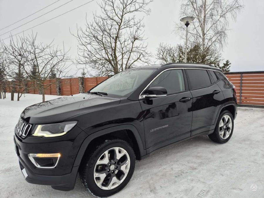 Black Jeep Compass 2018 in Marijampole, with an engine capacity of 1.37 L and mileage of 78 thousand km for 13500 €, photo 11 on AUTOMOTO.COM.LV