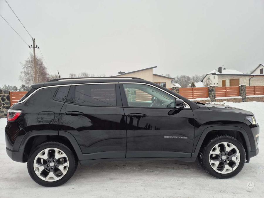 Black Jeep Compass 2018 in Marijampole, with an engine capacity of 1.37 L and mileage of 78 thousand km for 13500 €, photo 12 on AUTOMOTO.COM.LV