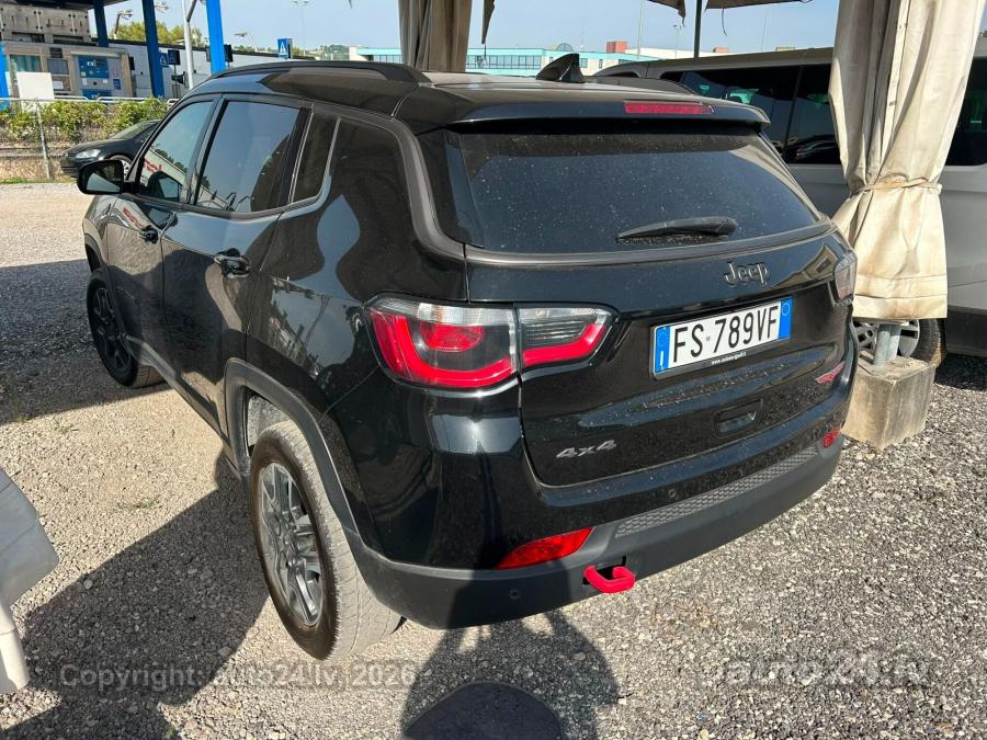 Melns Jeep Compass 2018 Tallina, ar dzinēja tilpumu 2.00 L un nobraukumu 127 tūkst. km par 14900 €, foto 3 vietnē AUTOMOTO.COM.LV