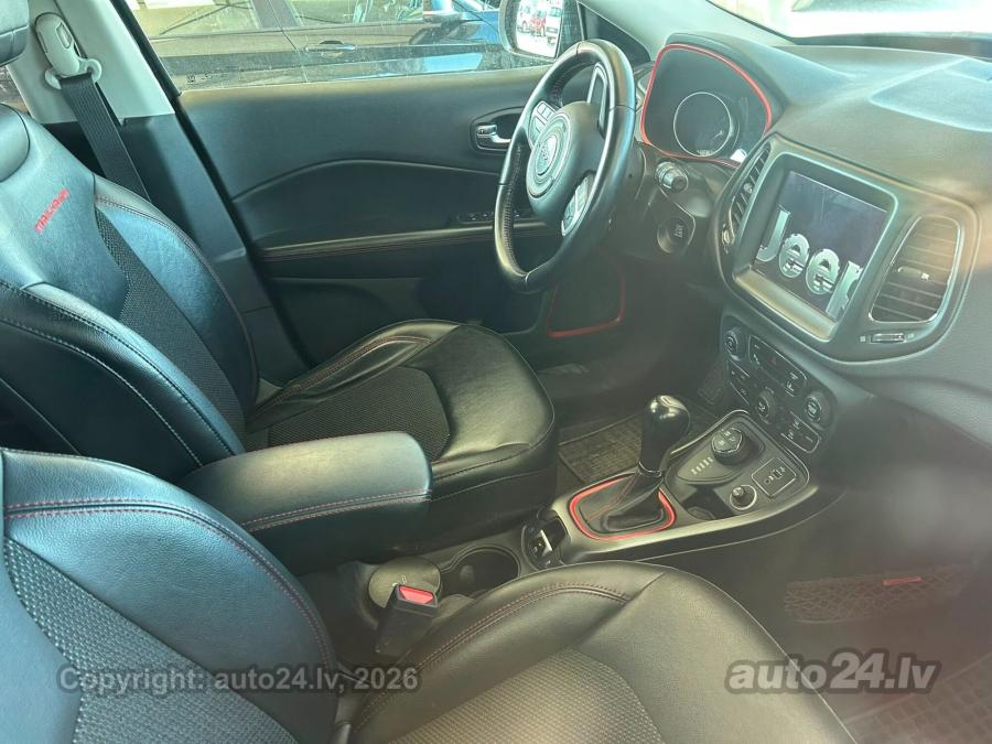 Melns Jeep Compass 2018 Tallina, ar dzinēja tilpumu 2.00 L un nobraukumu 127 tūkst. km par 14900 €, foto 8 vietnē AUTOMOTO.COM.LV