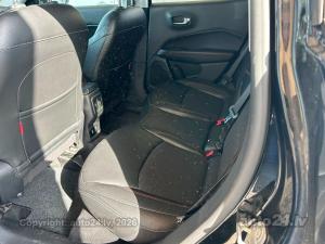 Melns Jeep Compass 2018 Tallina, ar dzinēja tilpumu 2.00 L un nobraukumu 127 tūkst. km par 14900 €, foto 9 vietnē AUTOMOTO.COM.LV